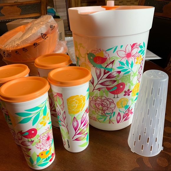 Tupperware | Dining | Tupperware Pitcher And Tumblers Set | Poshmark